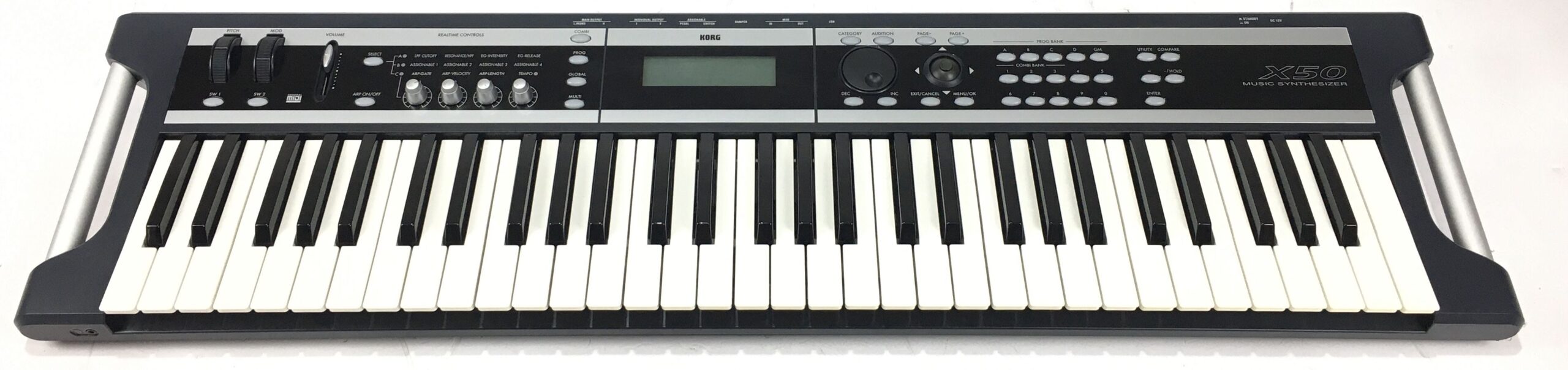 Korg X50 61 con flight case | Usato Garantito